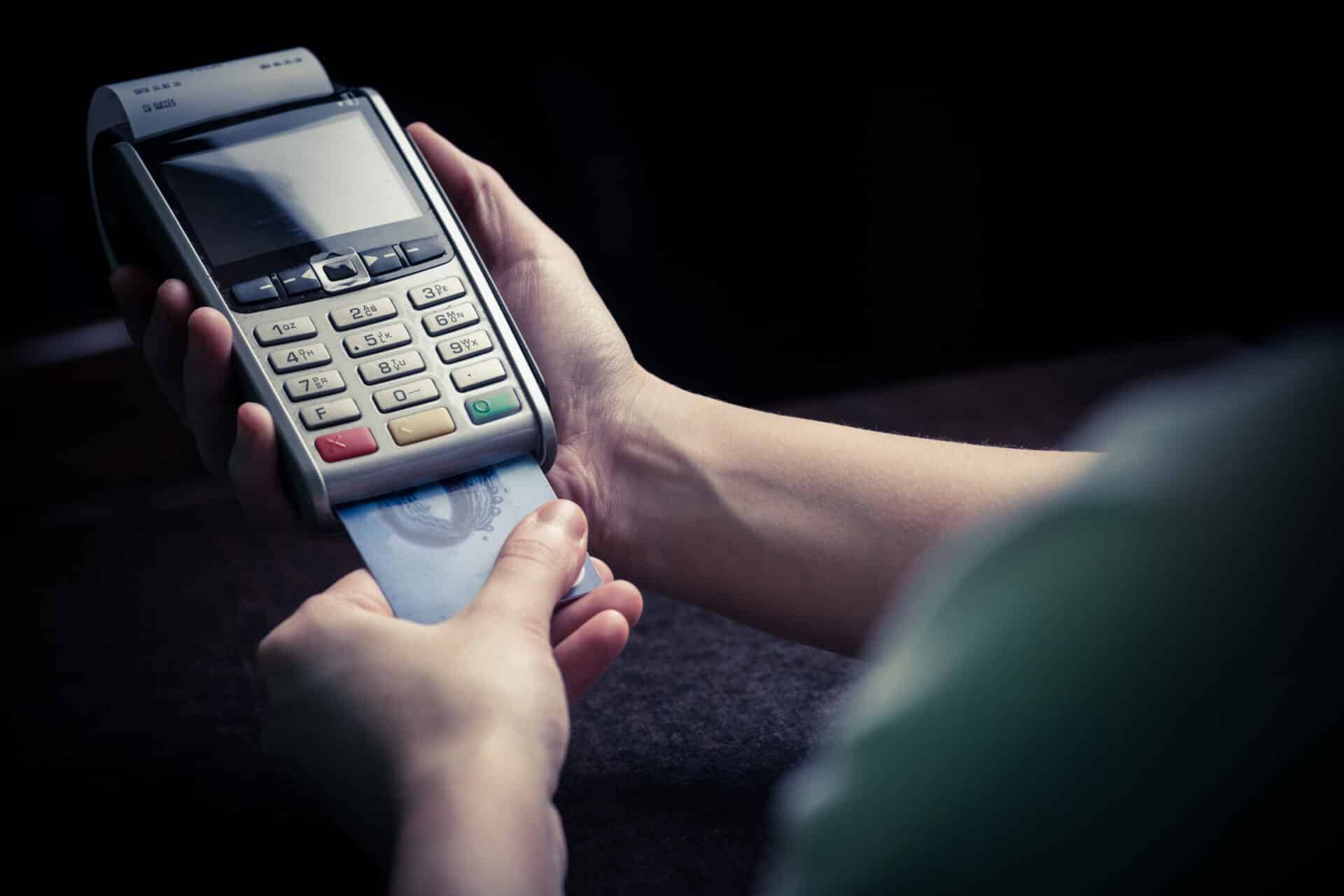 Comment trouver un TPE performant et pas cher ? - Le Geek Moderne