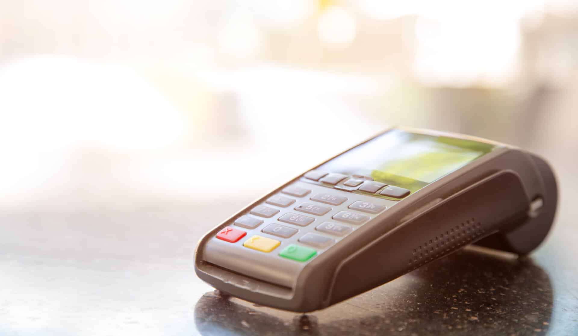 Comment trouver un TPE performant et pas cher ? - Le Geek Moderne